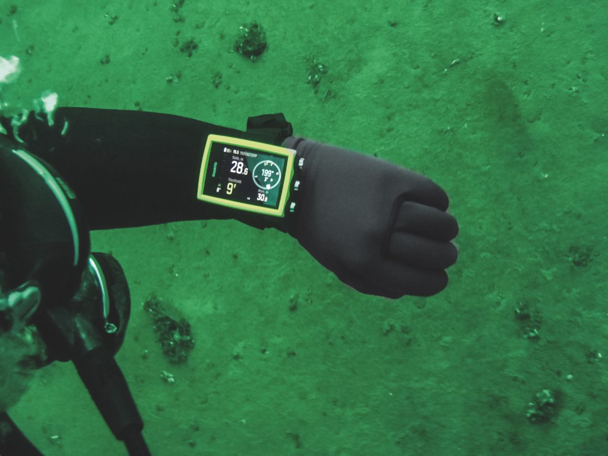 Suunto Tauchcomputer Eon Core: außen klein und innen groß - TAUCHEN.de